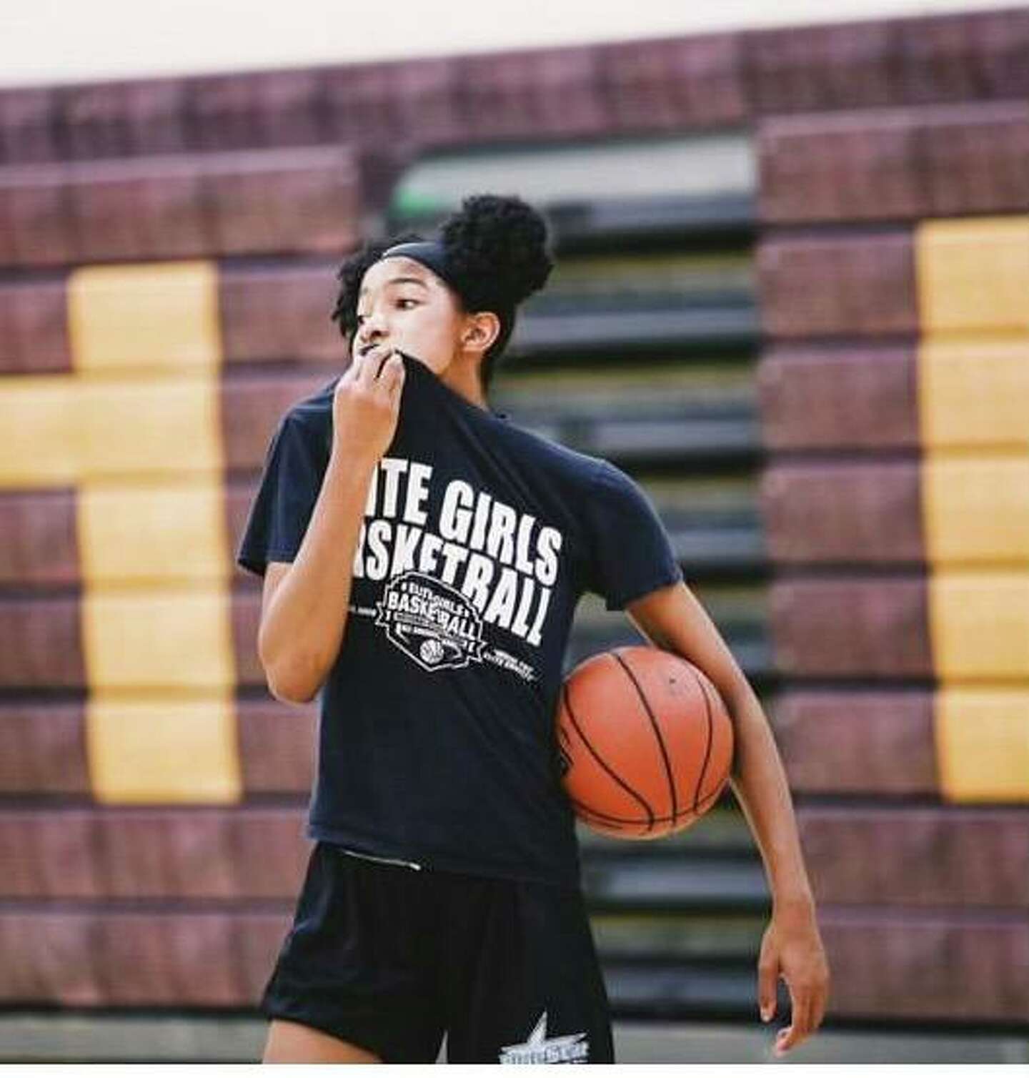 Qadence Samuels committed to UConn after visit with Geno Auriemma