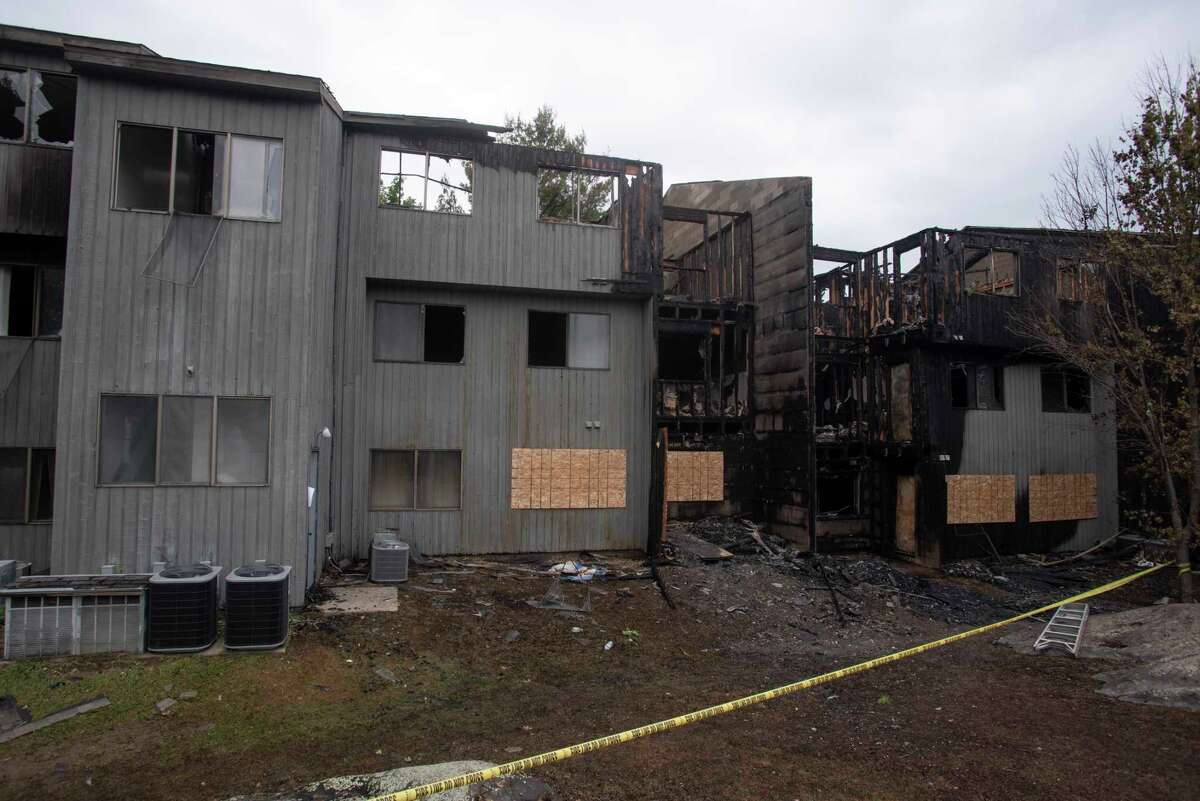 Massive Halfmoon blaze forces tenants to leap from window