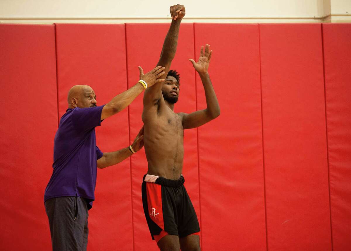New Rockets’ assistant coaches have fit with Stephen Silas
