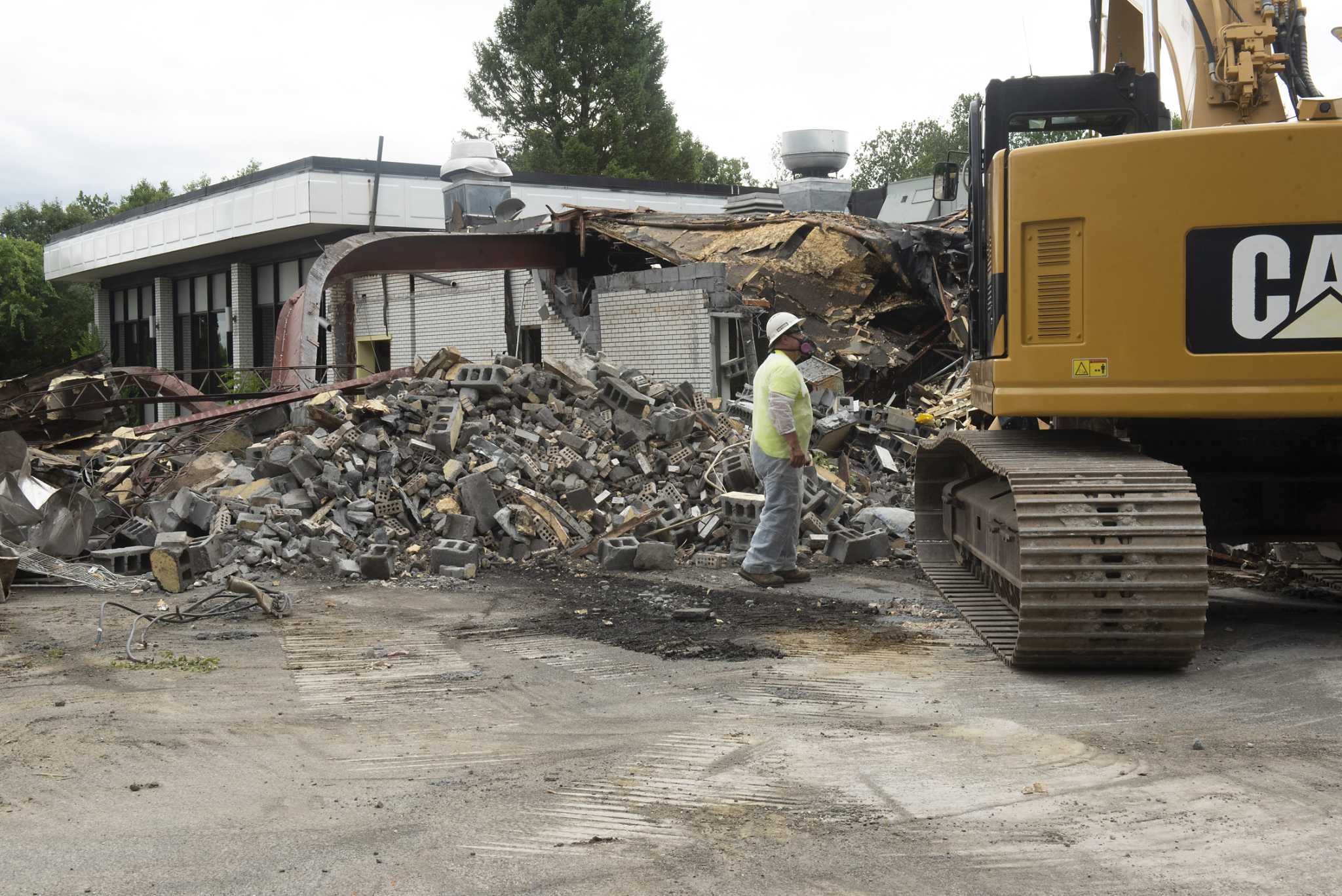 Colonie Elks Lodge demolition begins to make way for senior housing