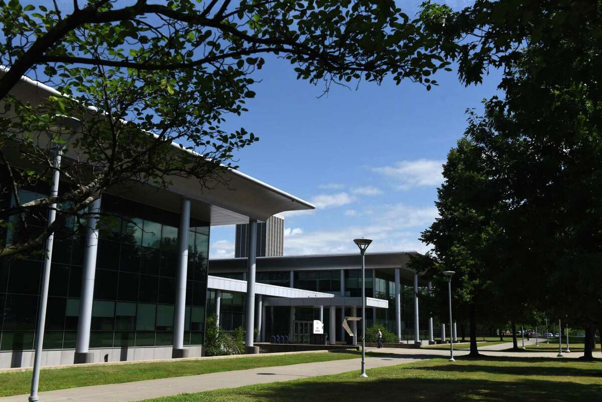 New BA.4, BA.5 coronavirus subvariants bypassing immunity