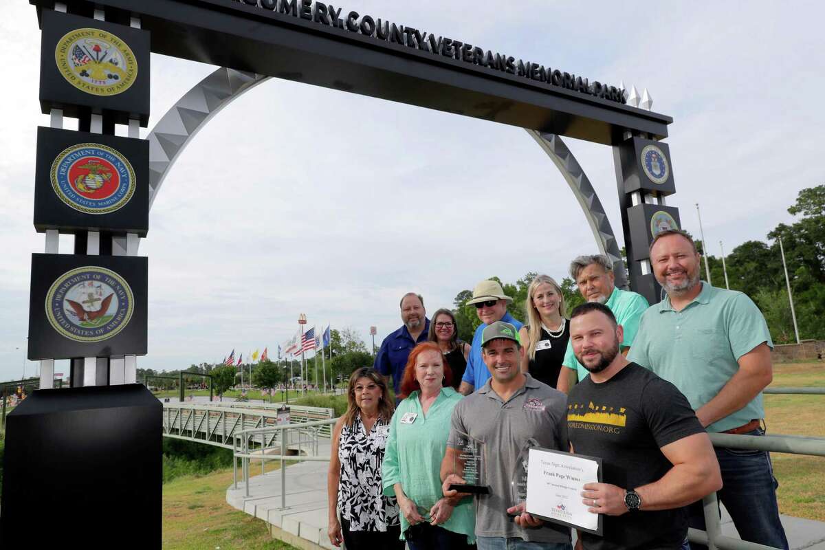 Bakers’ Signs honored for work at Conroe veterans park