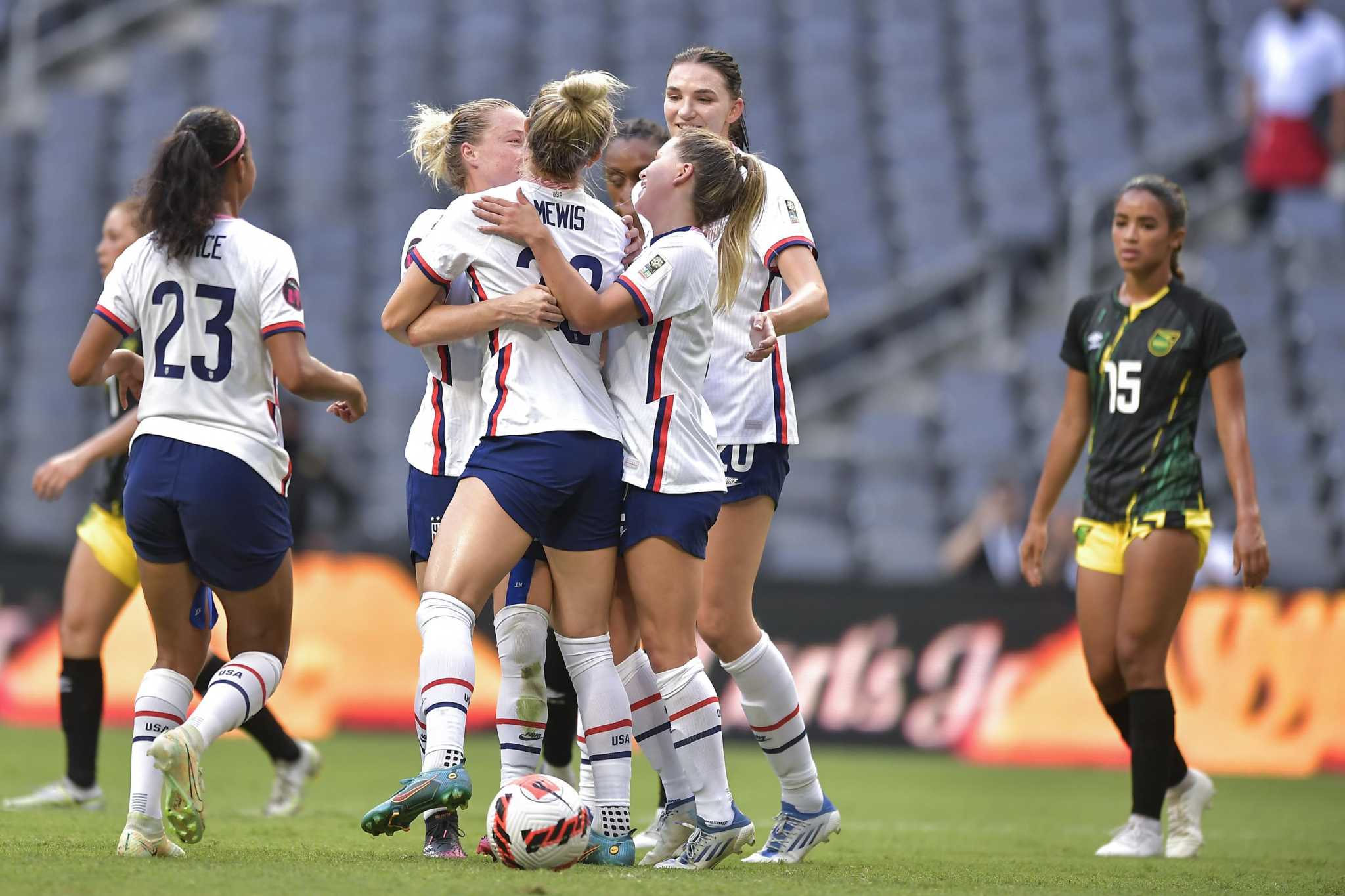 U.S. women pummel Jamaica 5-0, qualify for World Cup