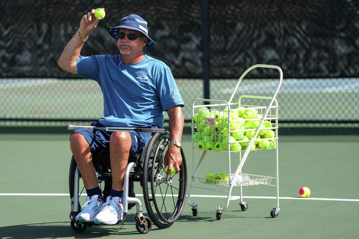 UH elite wheelchair tennis camp a hit for athletes