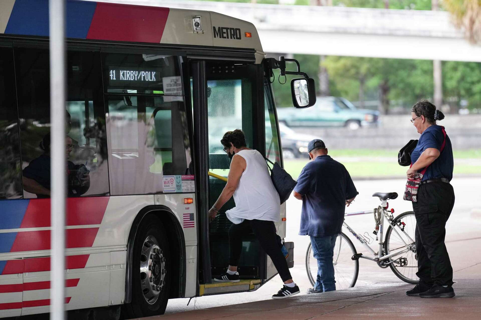 Ellis urges Metro board to rethink University Corridor BRT delay