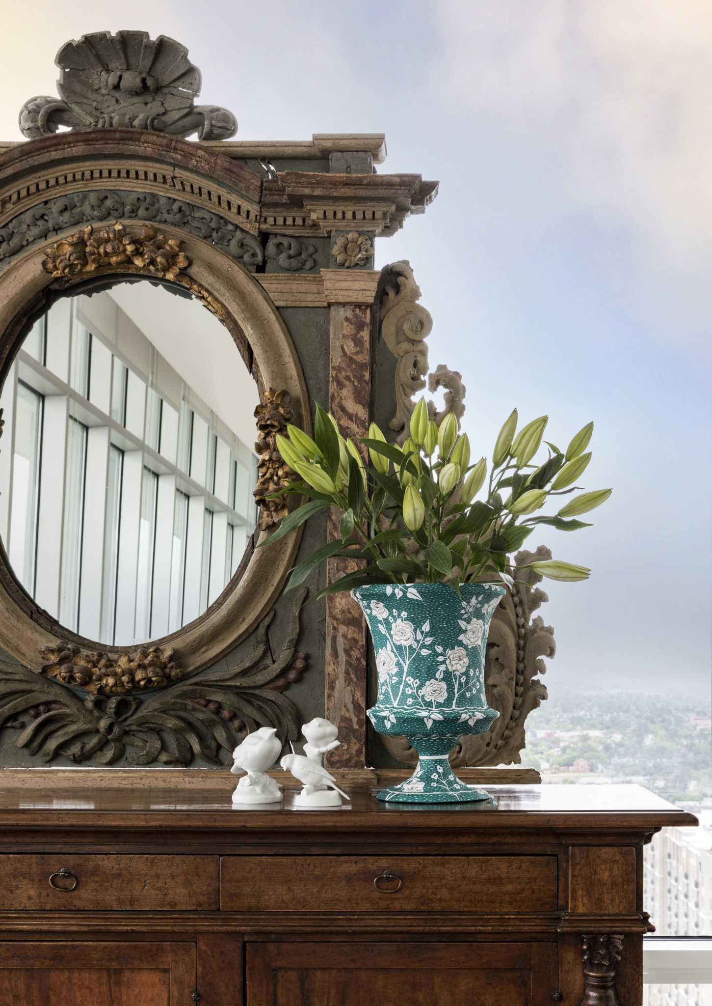 Sculptor Mark Gagnon creates an updated urn for Tribute Goods