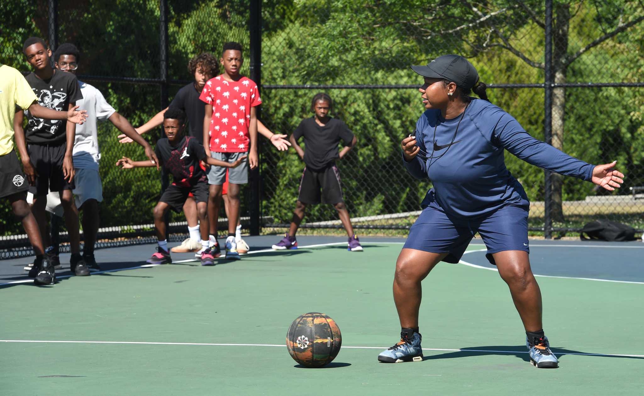 ‘All kids are at risk’: Hamden, New Haven groups offer free basketball ...