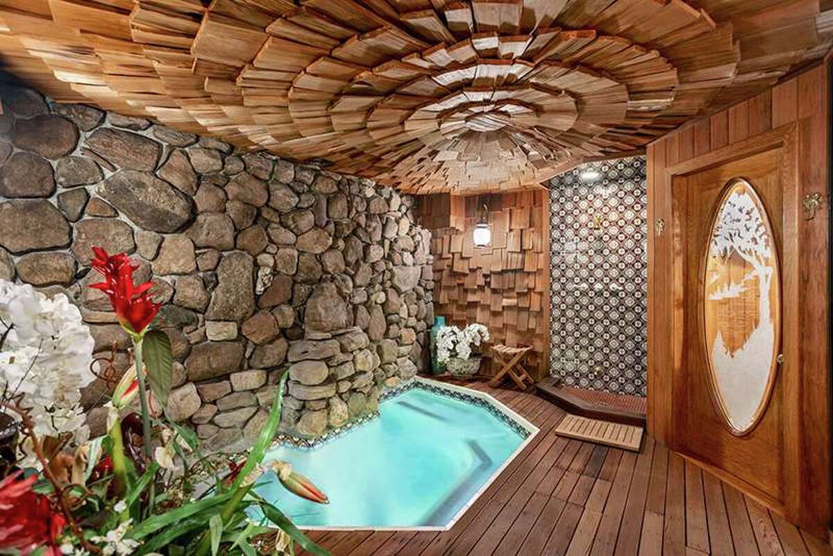 Michele Riggi, husband list Lake Placid compound for $31 million