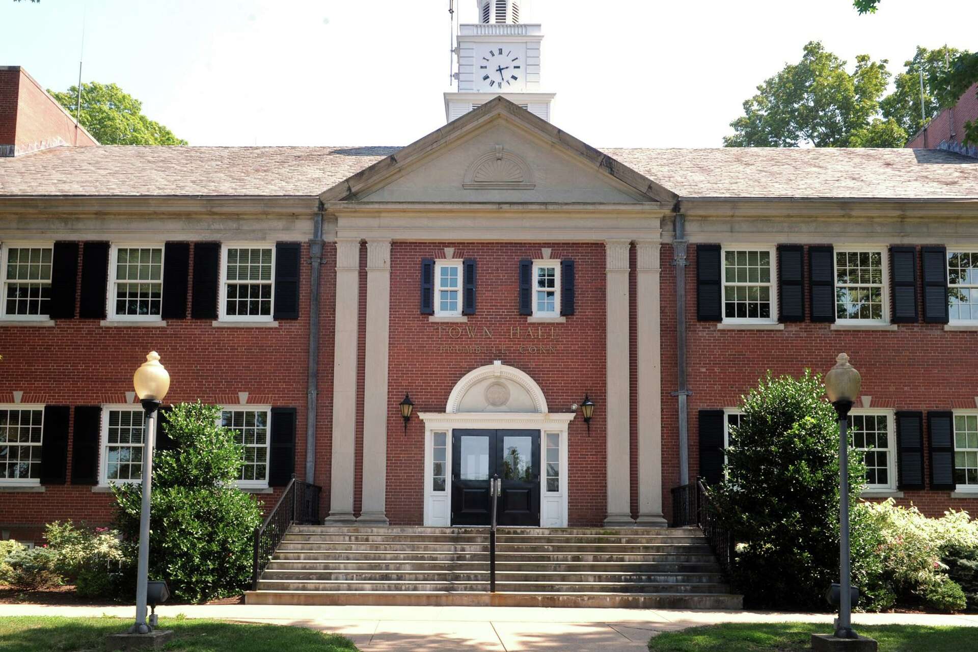 Police make up 19 of Trumbull's top 20 highest paid employees