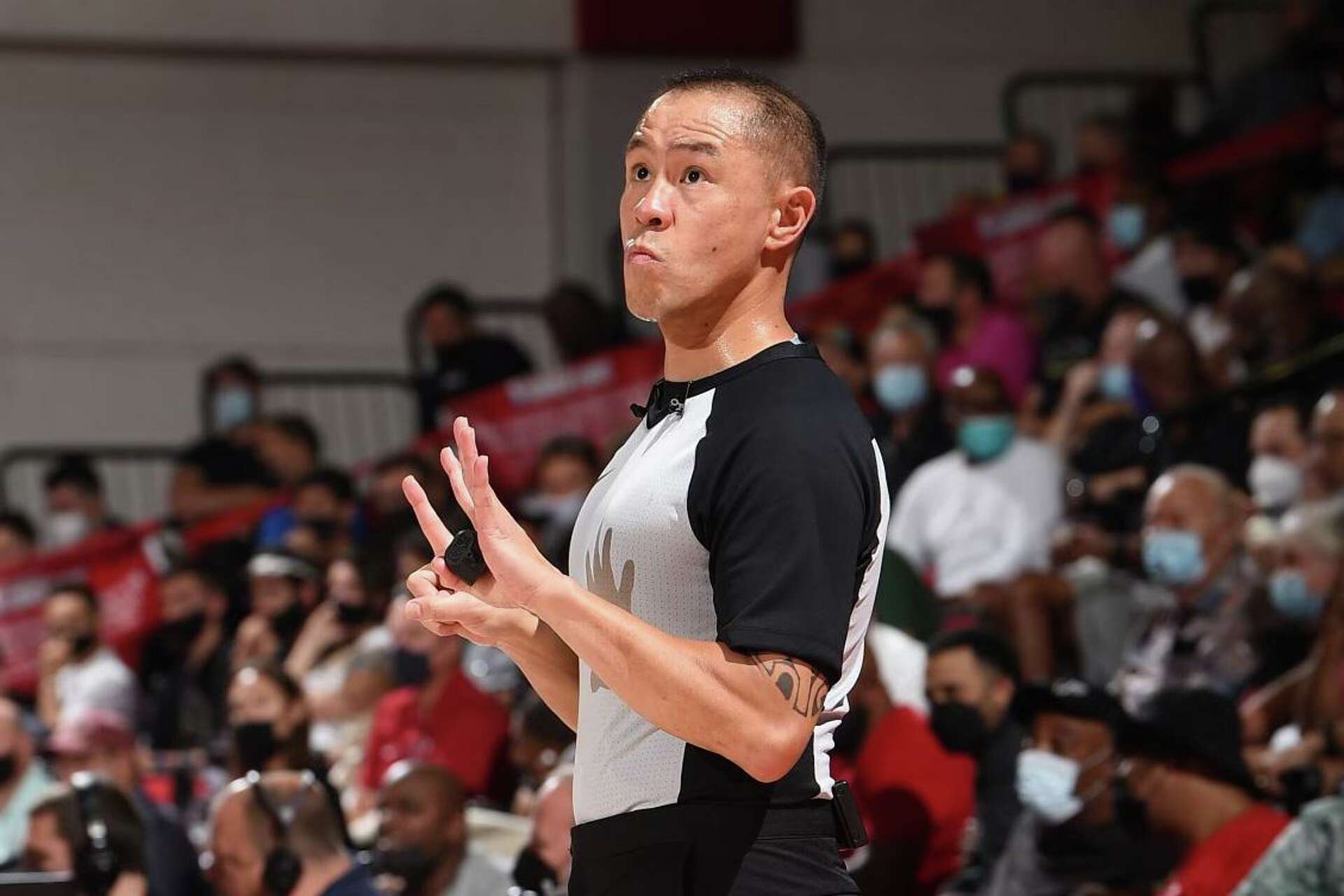 Chasing NBA dreams, Bay Area native thriving as Summer League referee