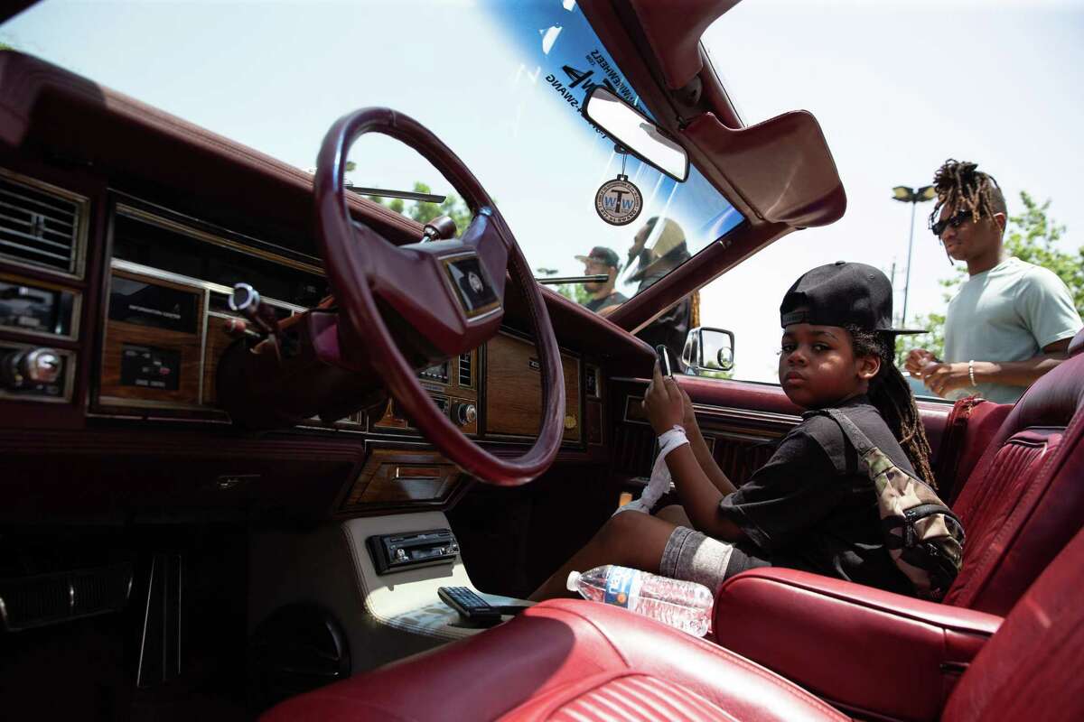 Houston record store celebrates DJ Screw’s legacy with slab parade ...