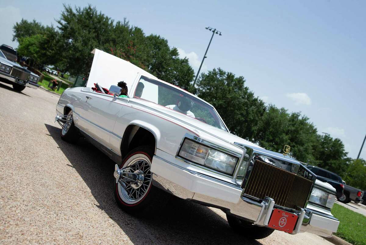 Houston record store celebrates DJ Screw’s legacy with slab parade ...