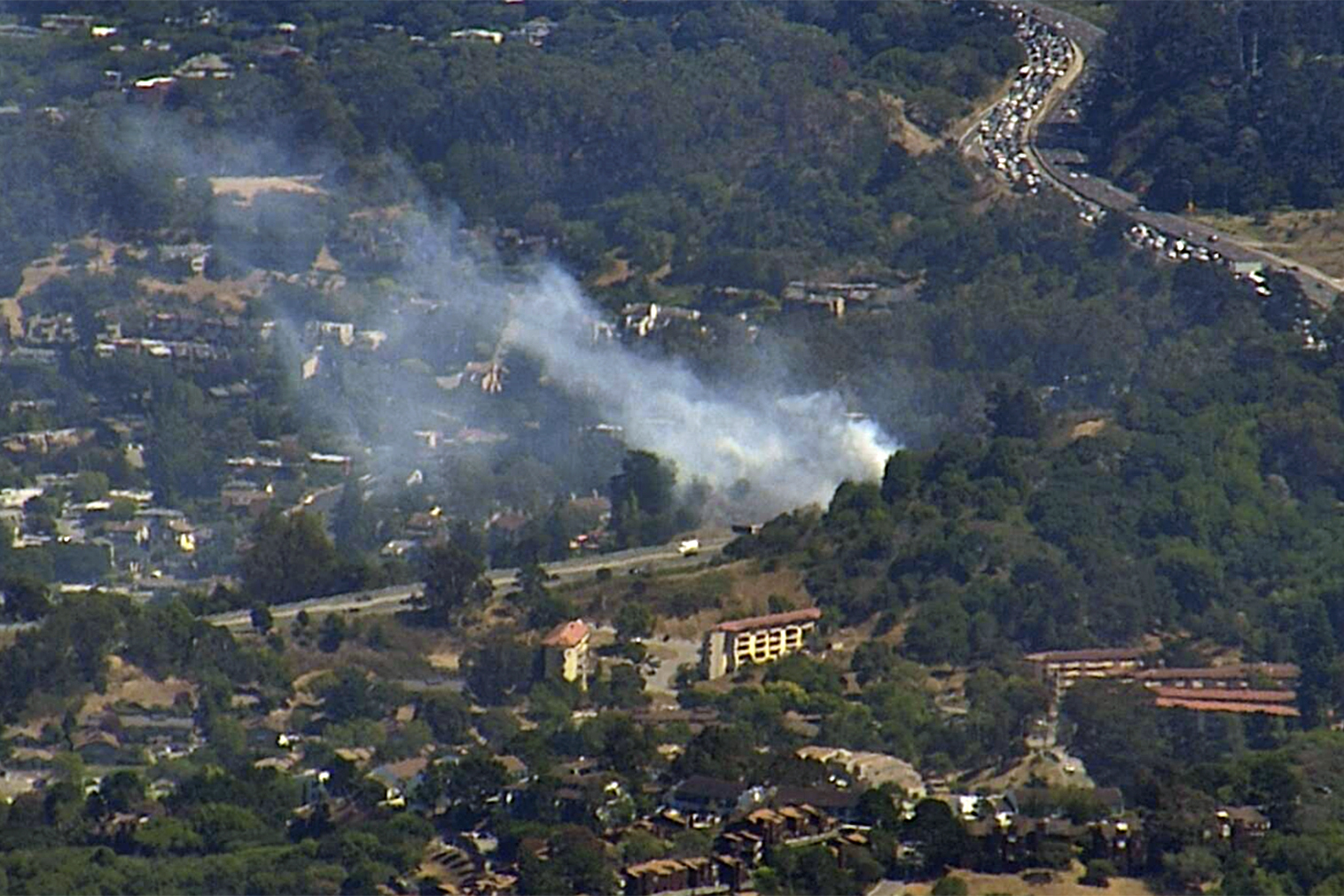 Sausalito brush fire closes northbound Highway 101