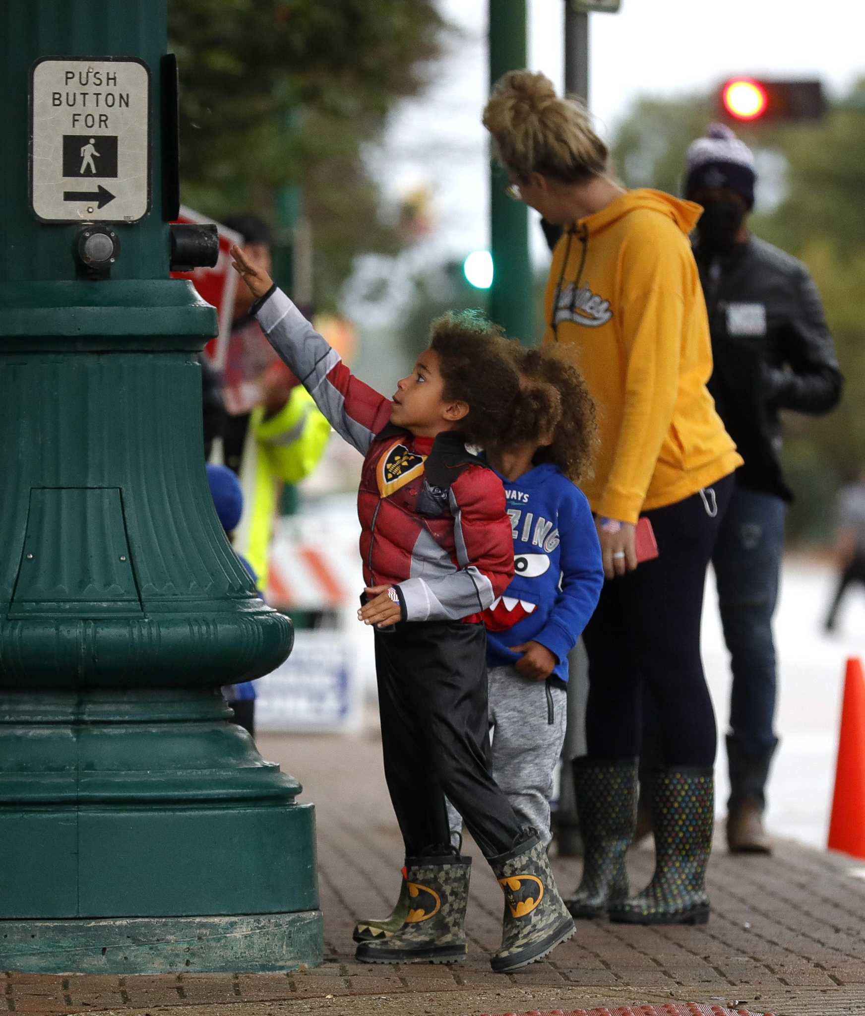 Sign project looks to make getting around easier in Conroe