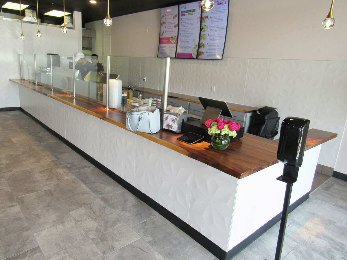 Food at Poké Munch is tasty with variety of flavor options