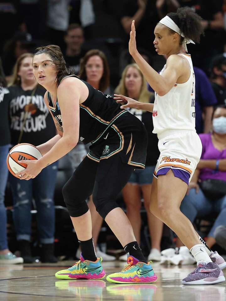 UConn great Stefanie Dolson back with WNBA's Washington Mystics