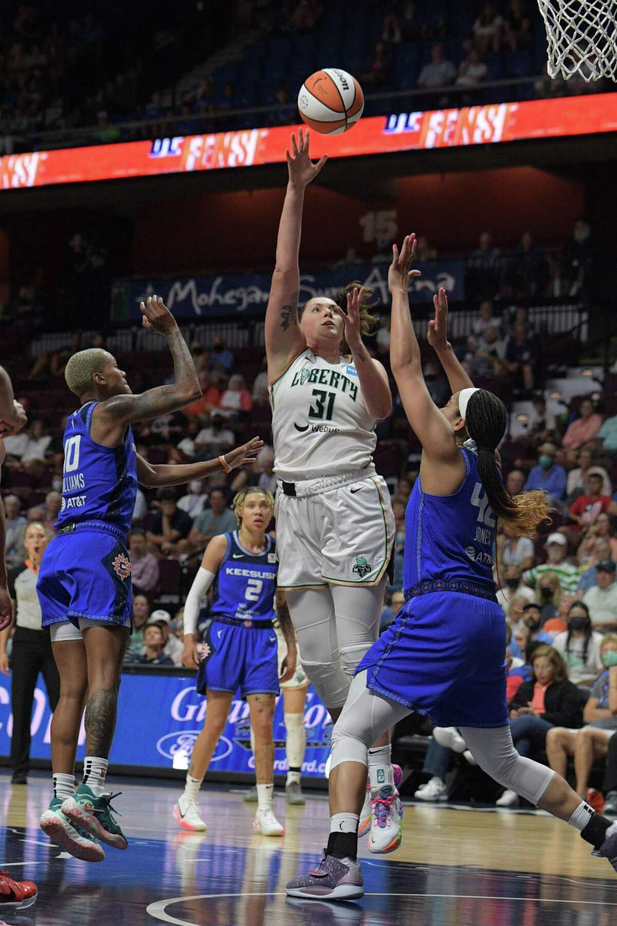 Former UConn center Stefanie Dolson talks Olympics, returning home