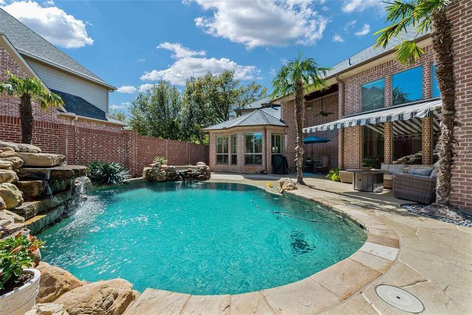 Photos: Take a peek inside Shaq's new Texas mansion
