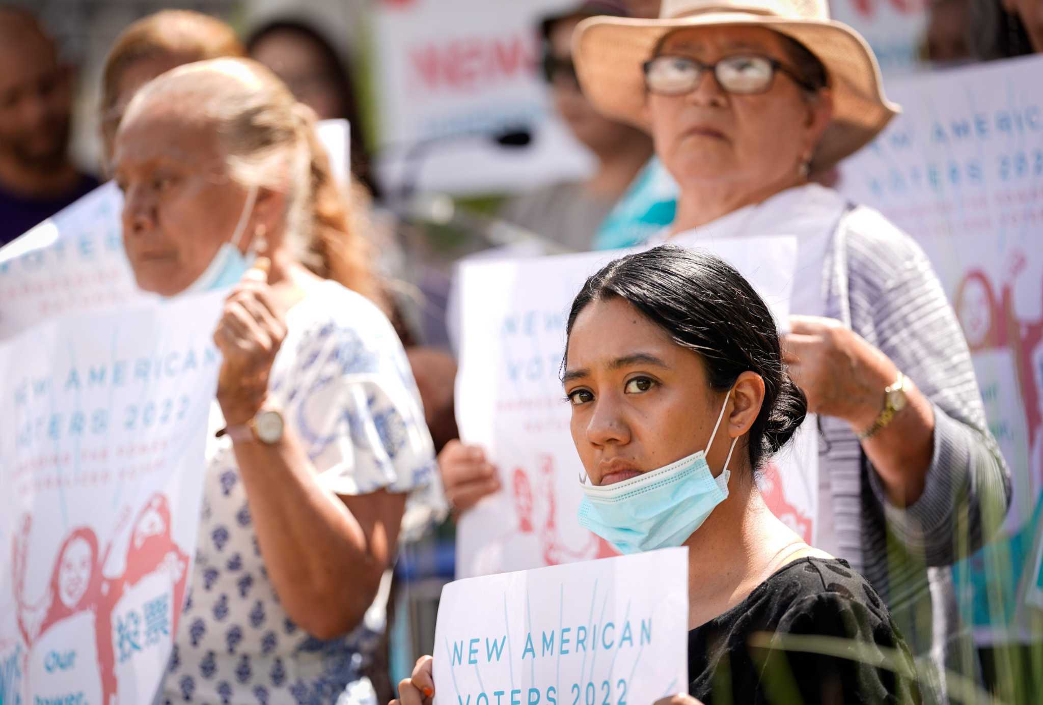 Texas’ newly naturalized citizens could swing upcoming elections