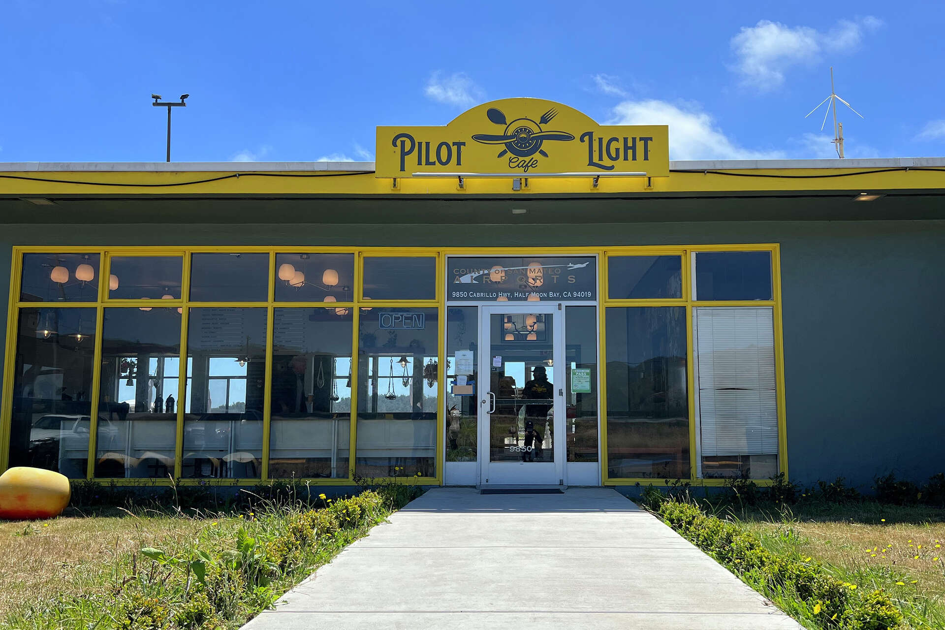 Pilot Light Cafe offers unique Bay Area dining experience
