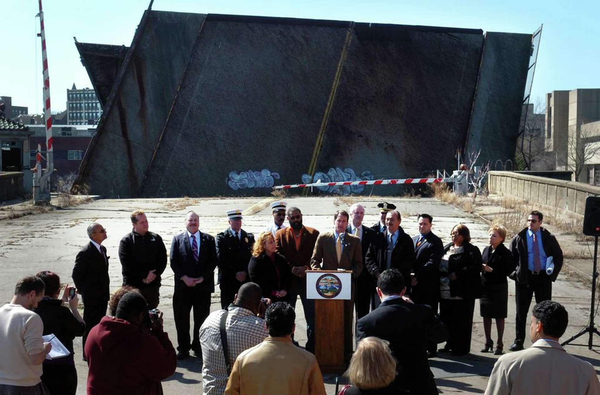 Feds award $24.6M to help Bridgeport rebuild Congress St. Bridge