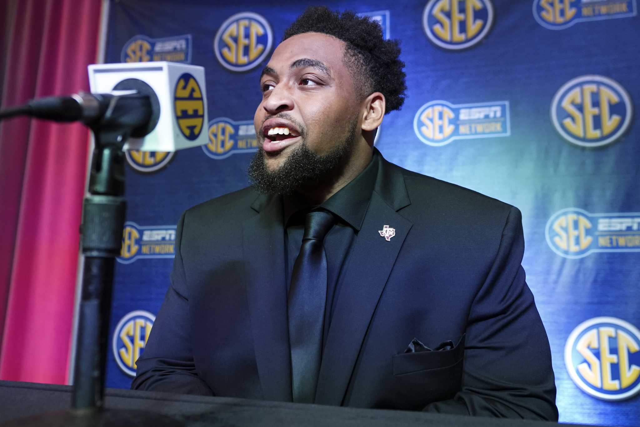 Texas A&M football: Layden Robinson brings physical approach