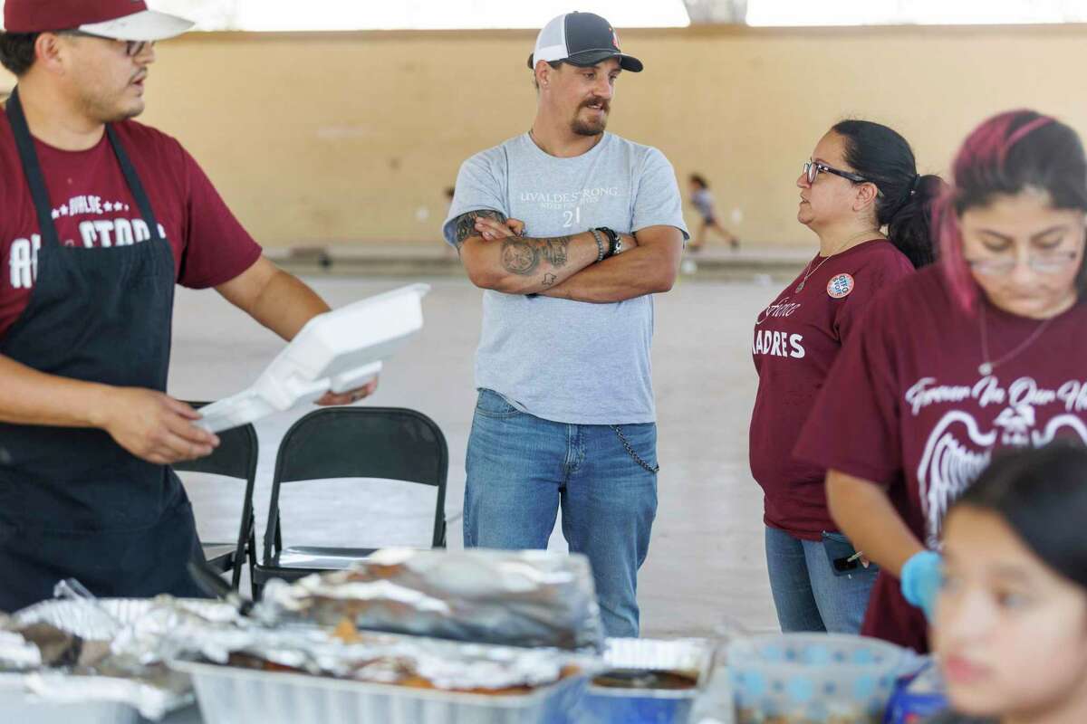 At BBQ fundraiser in Uvalde, school district‘s delay in firing police ...