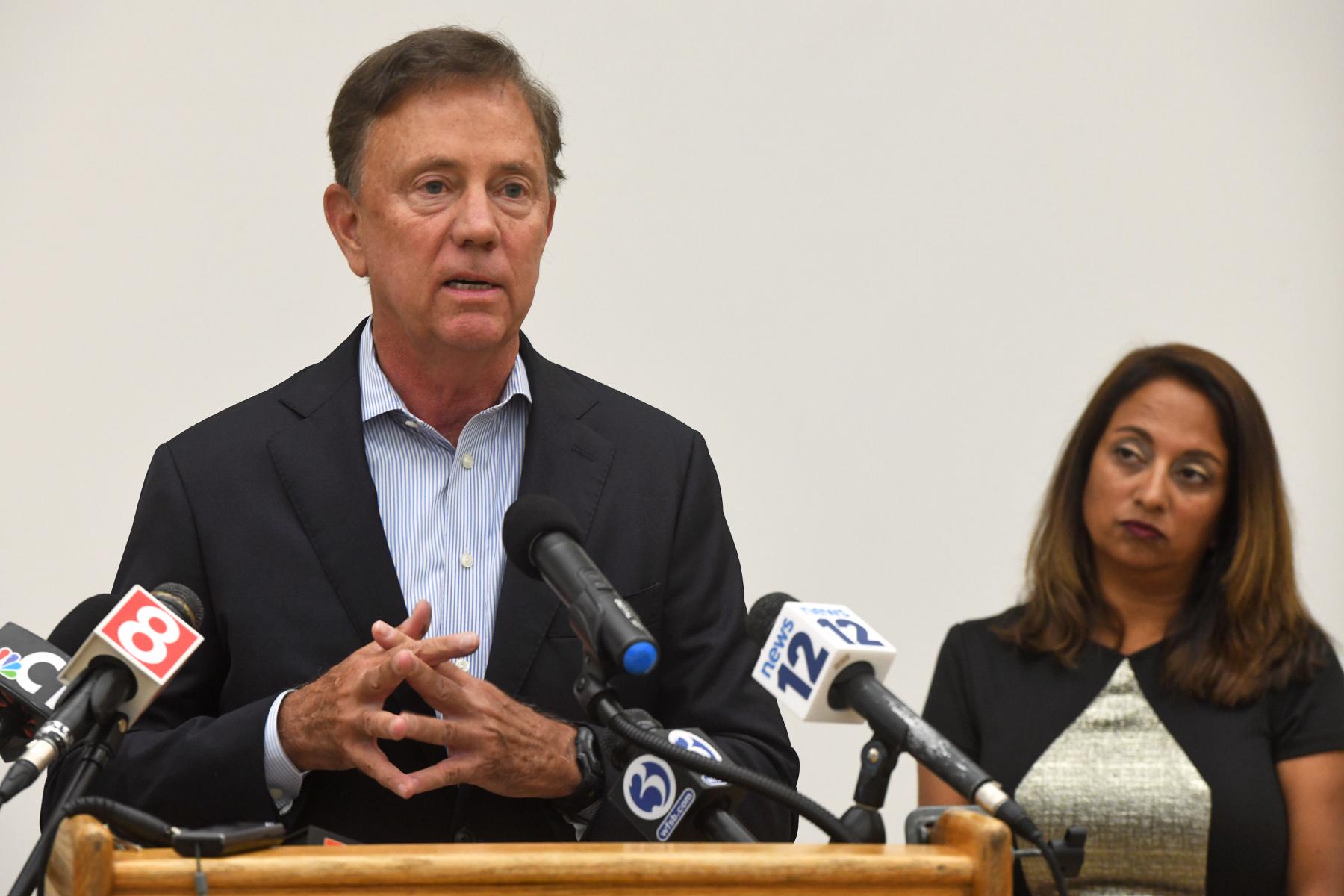 In Bridgeport, Lamont unveils $150M small business loan program