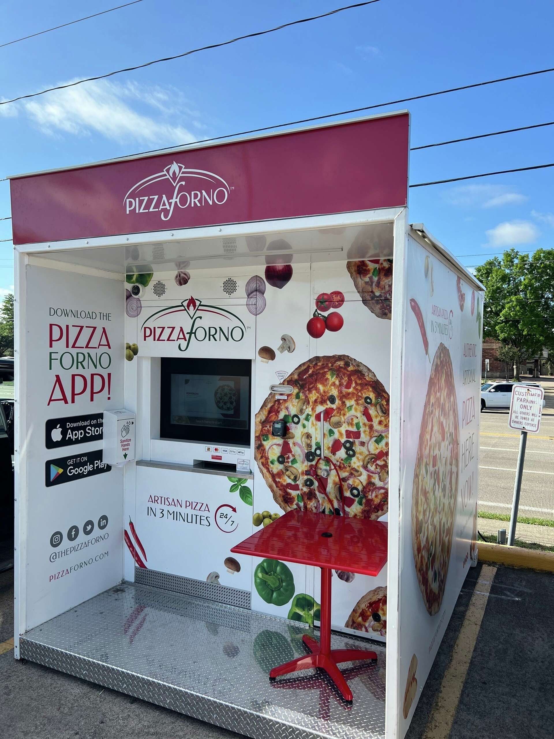 PizzaForno, a 24/7 pizza vending machine, expands to Friendswood