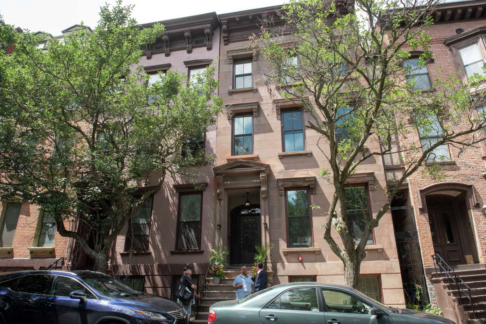 Brownstone at 10 Hall Place in Albany renovated into apartments