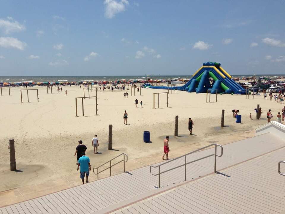 Galveston vs. Surfside Beach: Uncovering key differences