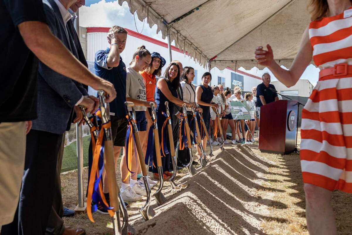 UTSA takes next step on long list of facilities projects with Park West ...