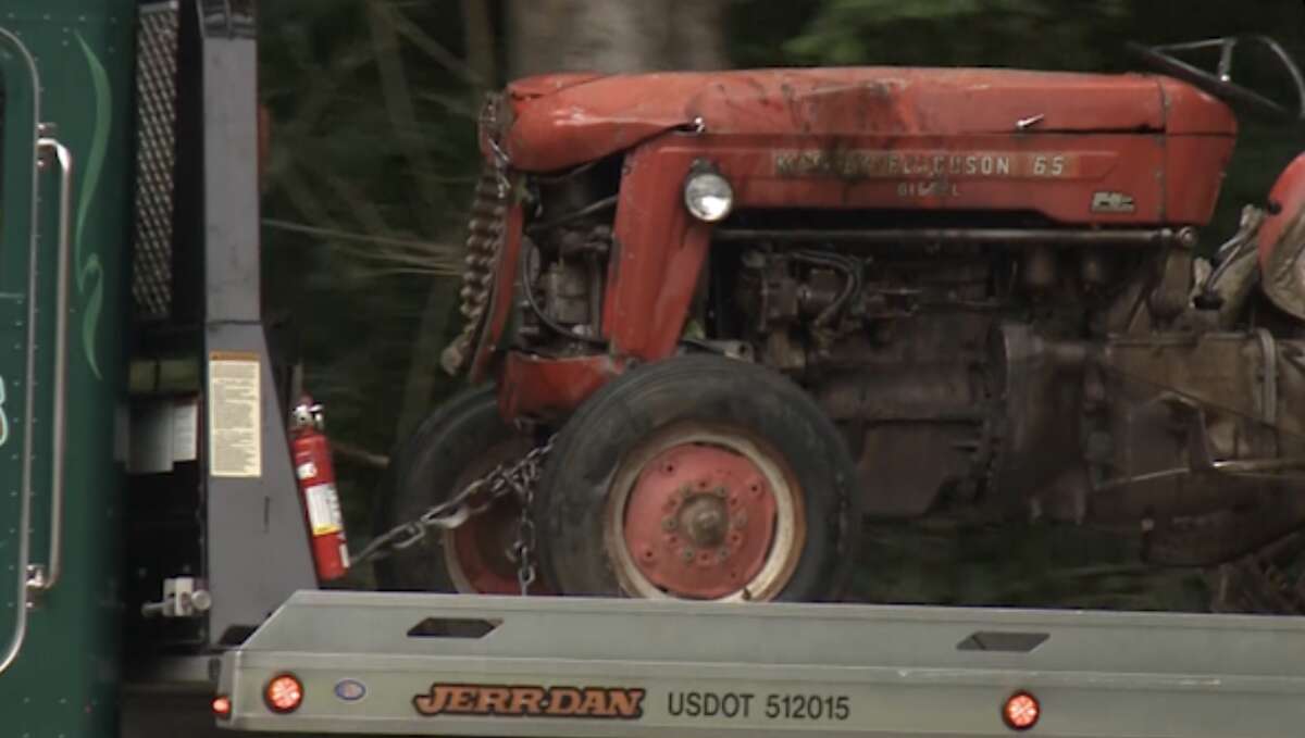 3 children, 1 adult killed in Pennsylvania farm tractor crash