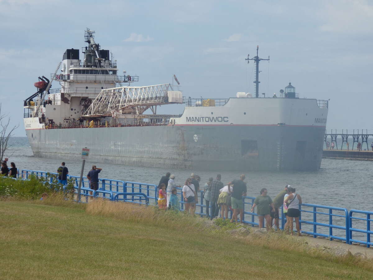 630-foot freighter arrives at Manistee Harbor