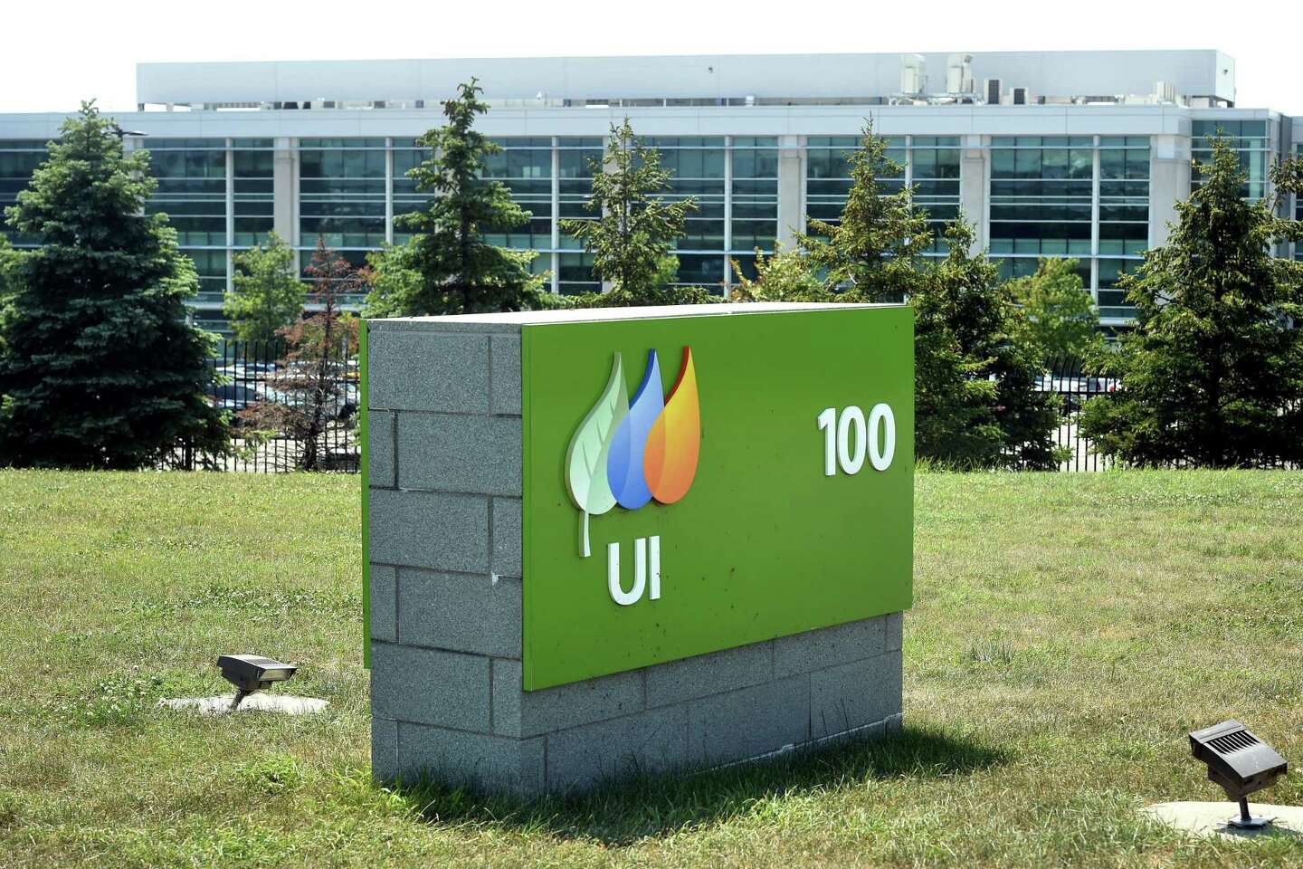 United Illuminating files 2025 supply rates; CT electric bills change