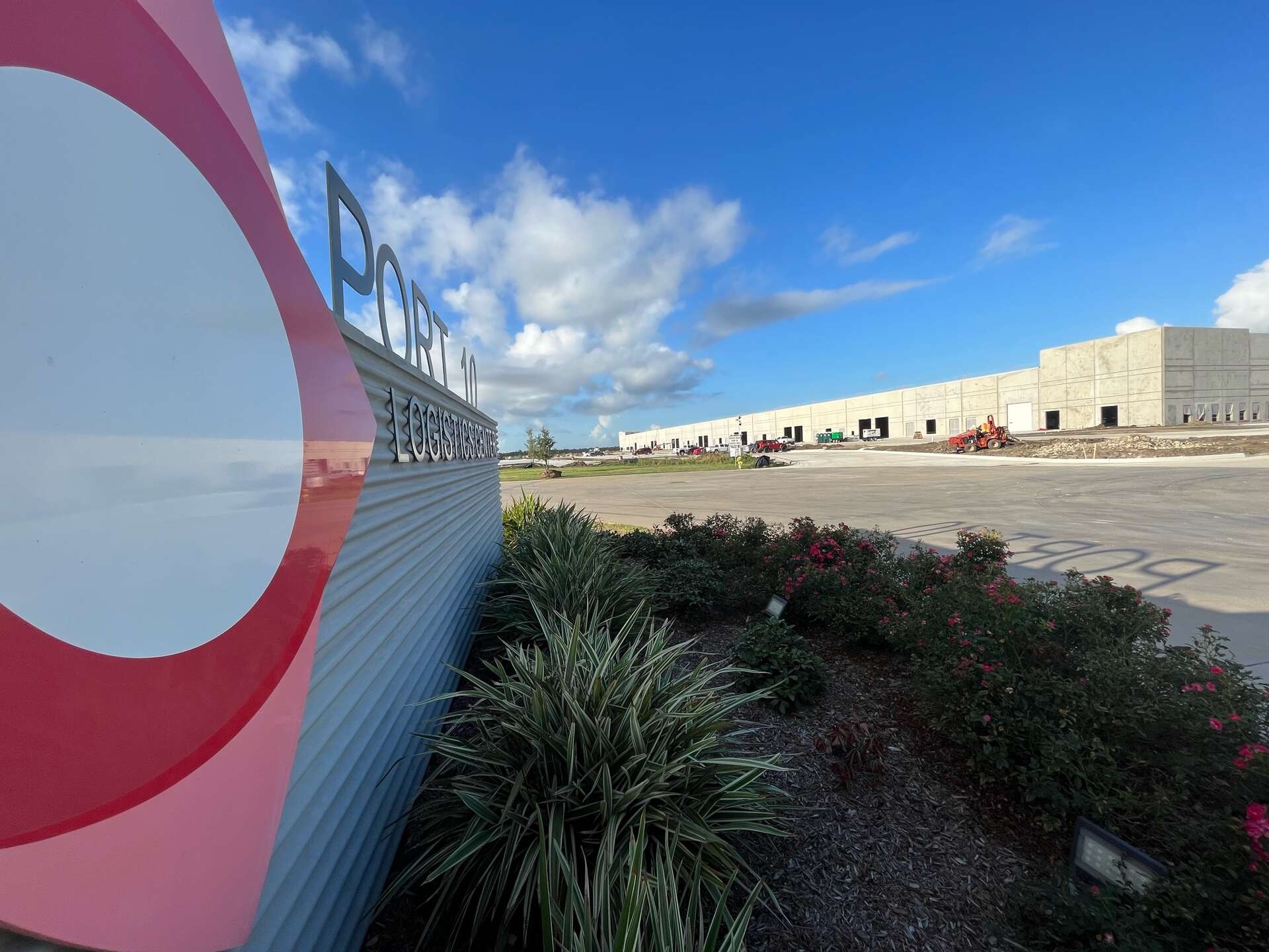 FedEx Ground inks big distribution center in Baytown