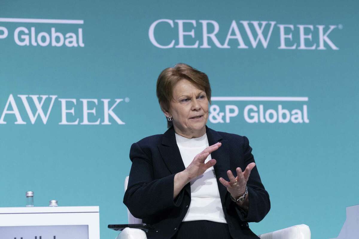 Permian provides a gusher of profits as Oxy, Pioneer join oil’s bonanza