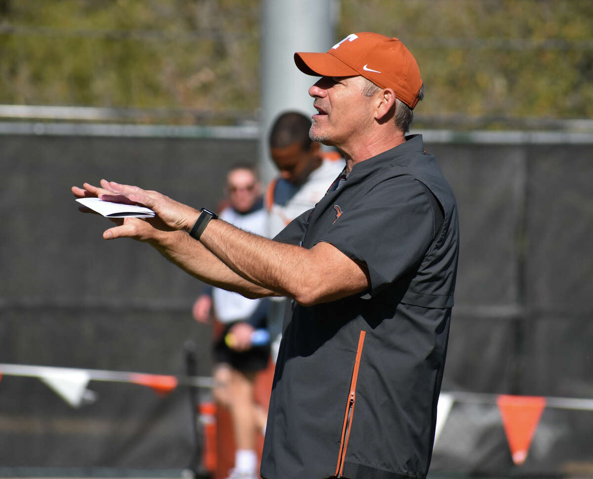 University of Texas football: Pete Kwiatkowski's defense under pressure University of Texas football: Pete Kwiatkowski's defense under pressure