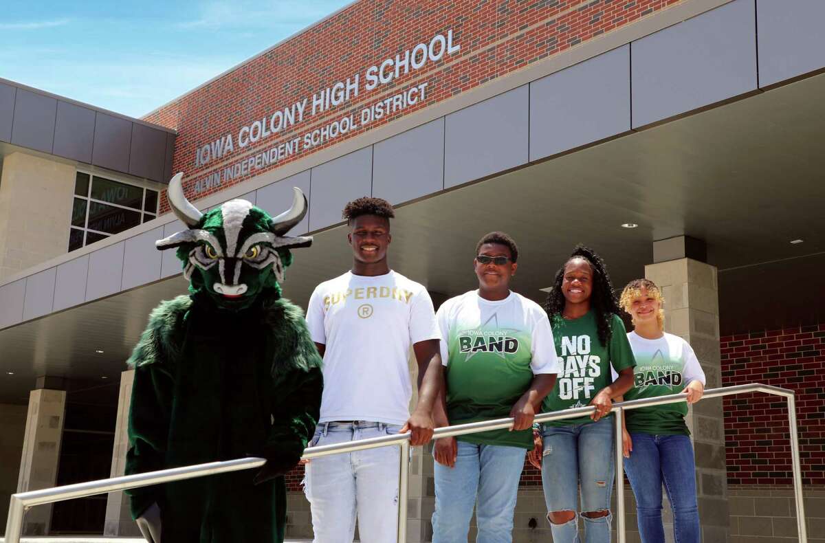 School briefs: Alvin choir camp hits high note