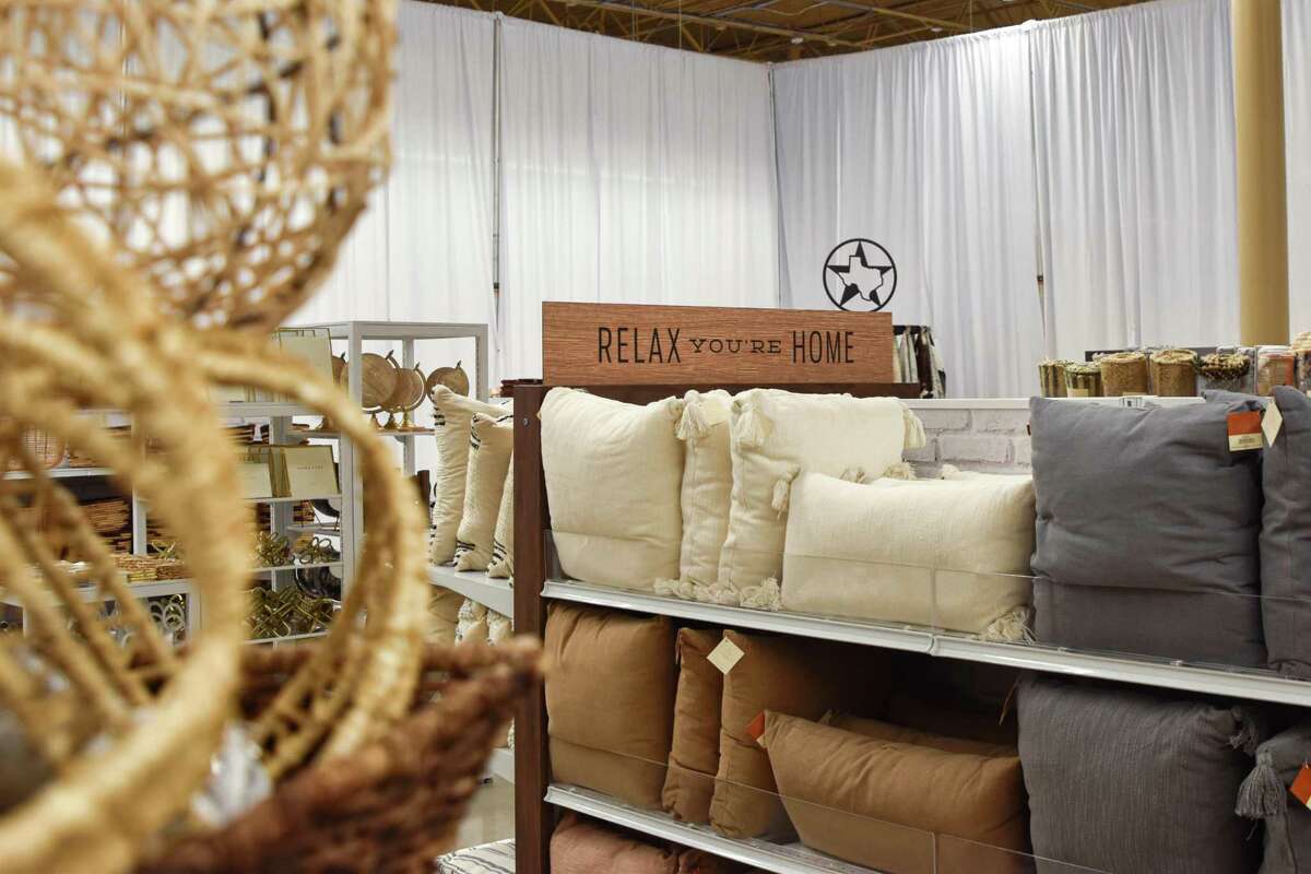 H-E-B homes in on growth with new decor departments