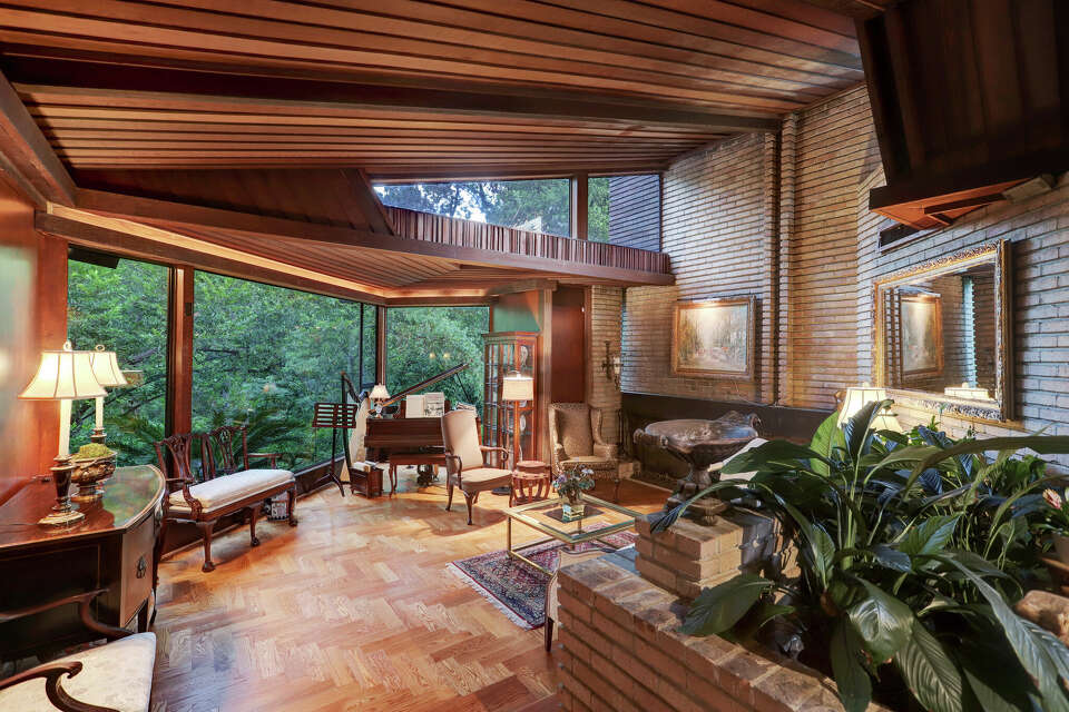 Frank Lloyd Wright protégé’s Houston home on market for $5.3M