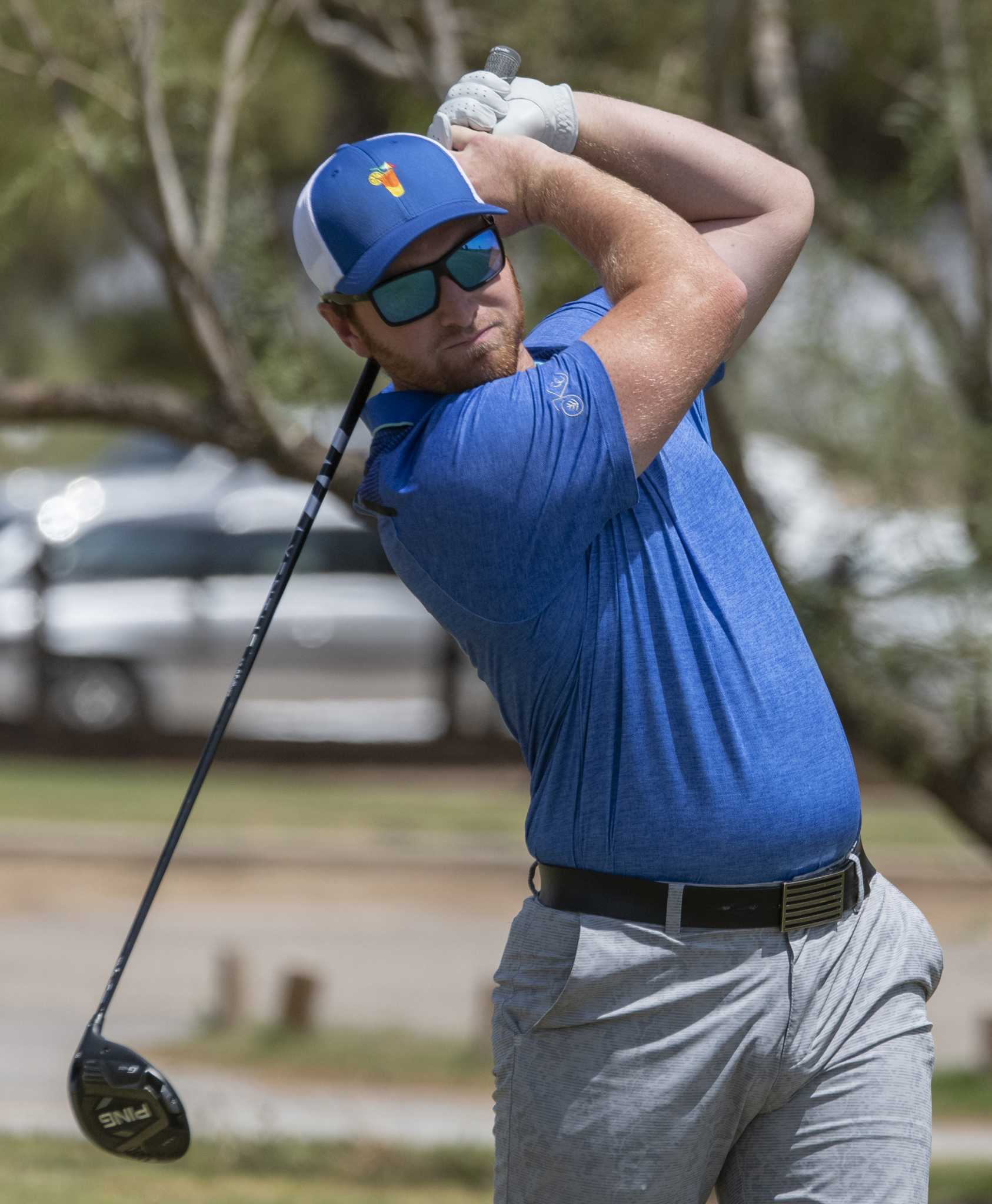 GOLF: Page fires a 66 to move into 1st at Men's City Championship