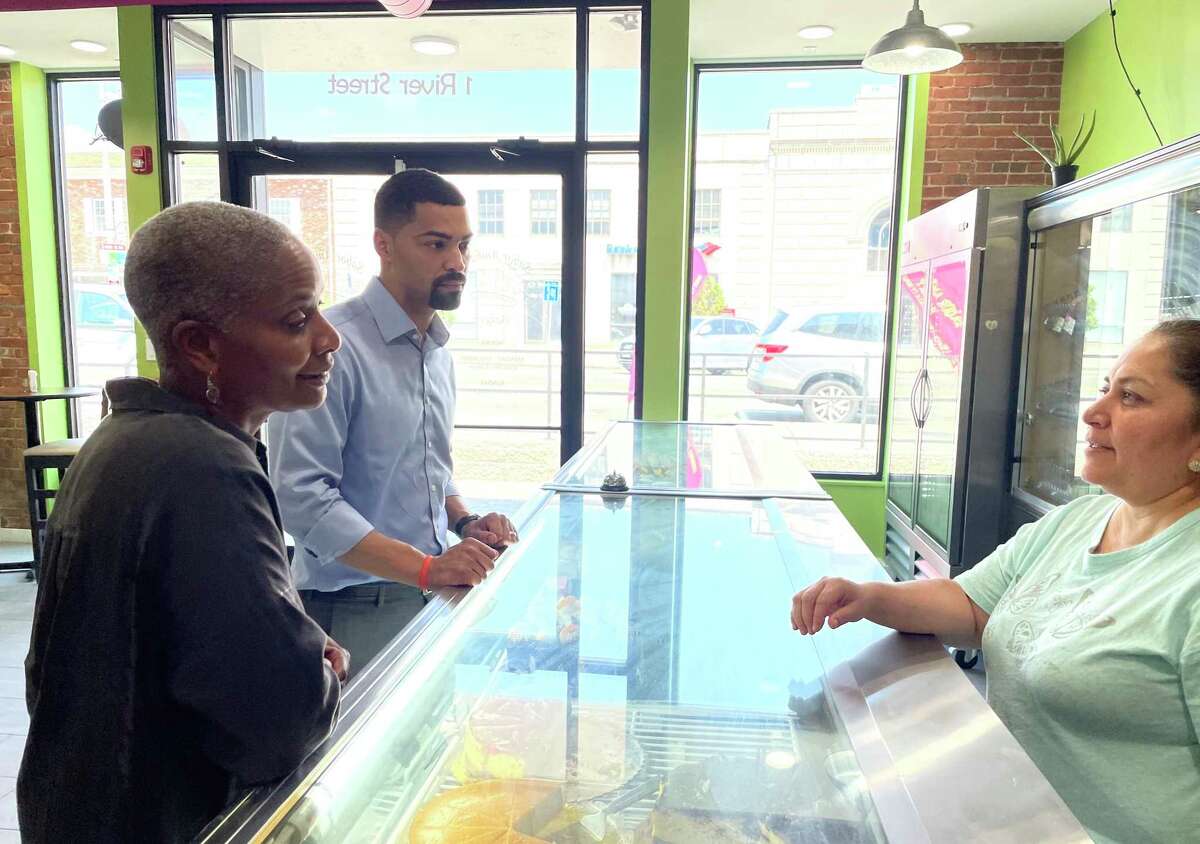 Personality, experience separate CT Dems for secretary of the state