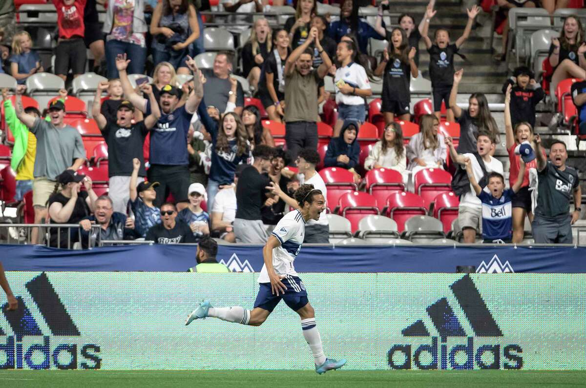 Houston Dynamo: Late goals give Vancouver a victory