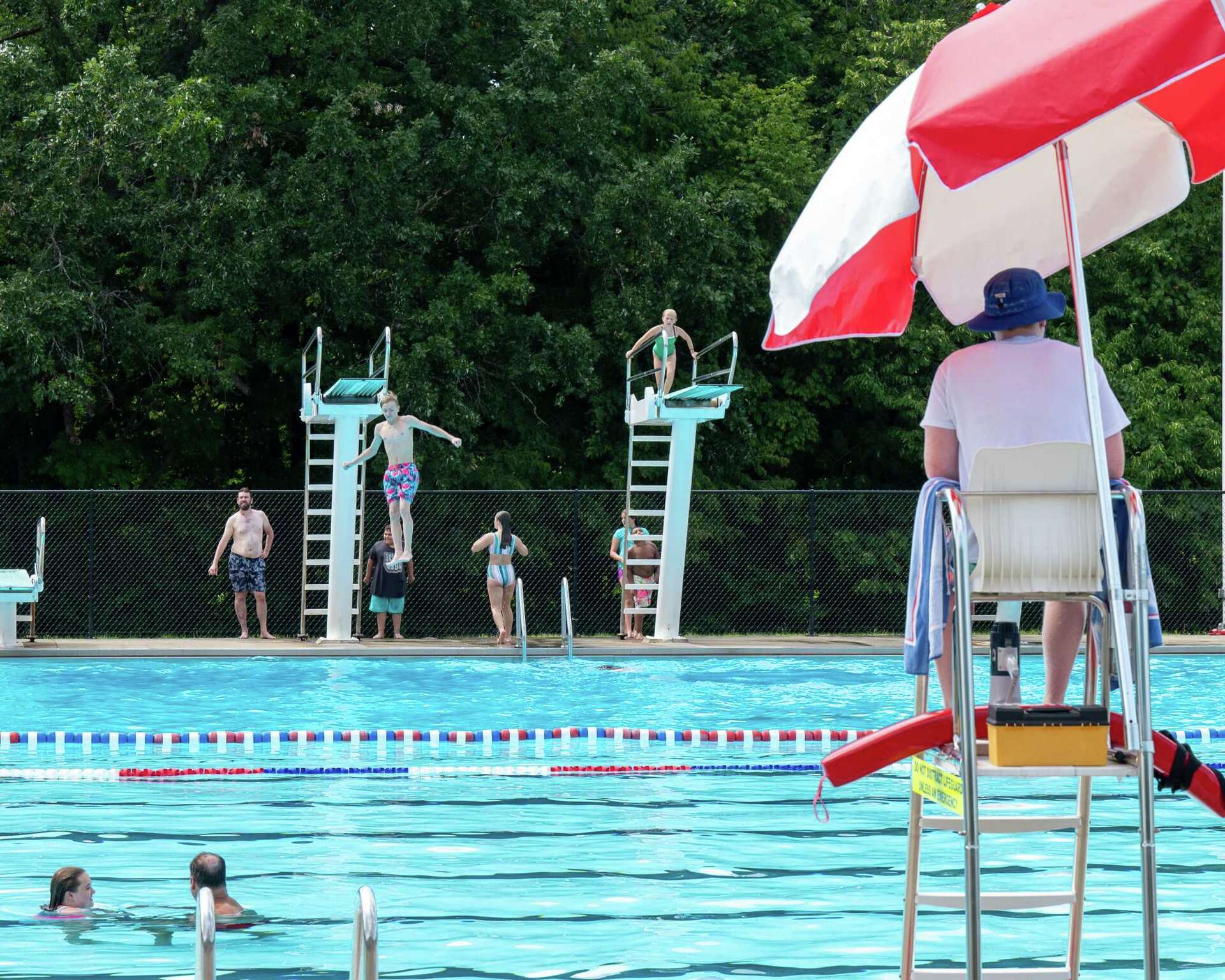 Hochul signs bill lowering minimum lifeguard age to 15