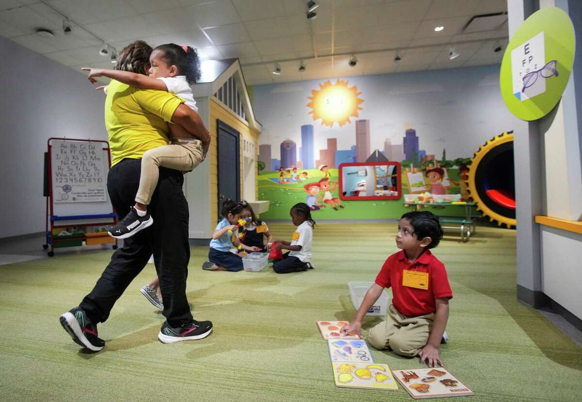 Alief ISD kicks off school year Monday, 9 Houston districts follow