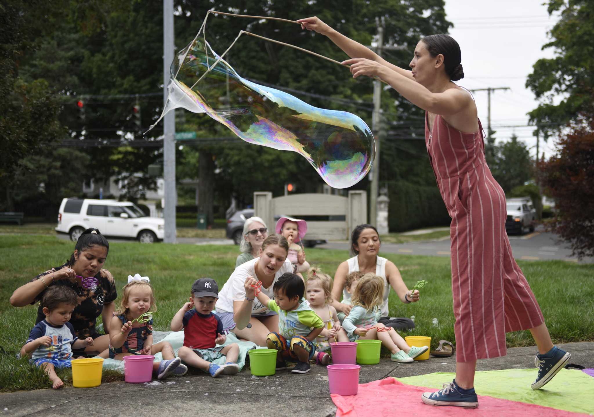 At Greenwich’s Temple Sholom, the fun bubbles over with Bubble ...