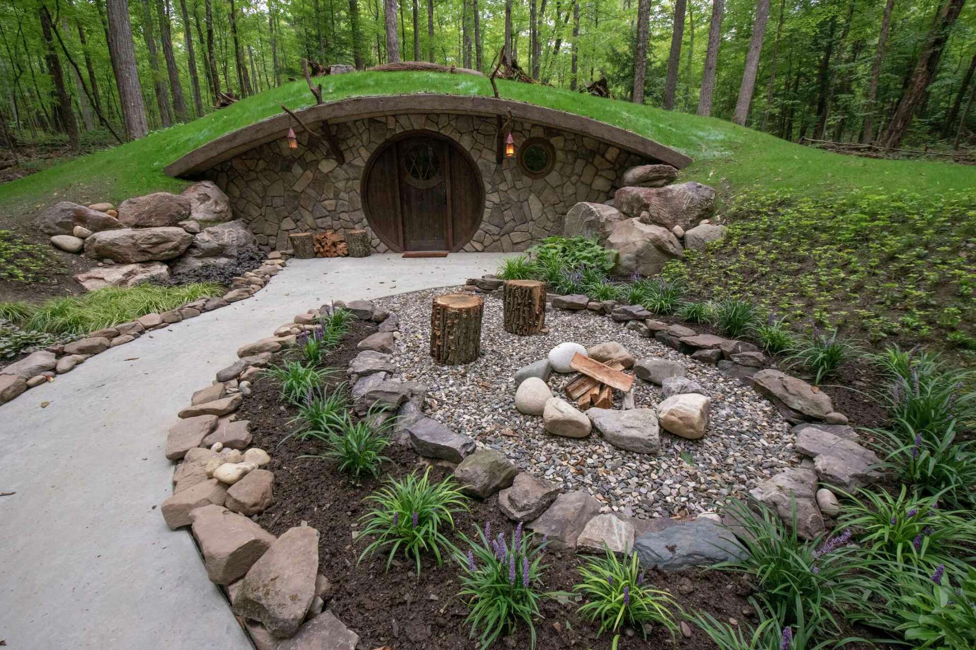 Video: Touring Matt Baumgartner's hobbit house at June Farms in West ...