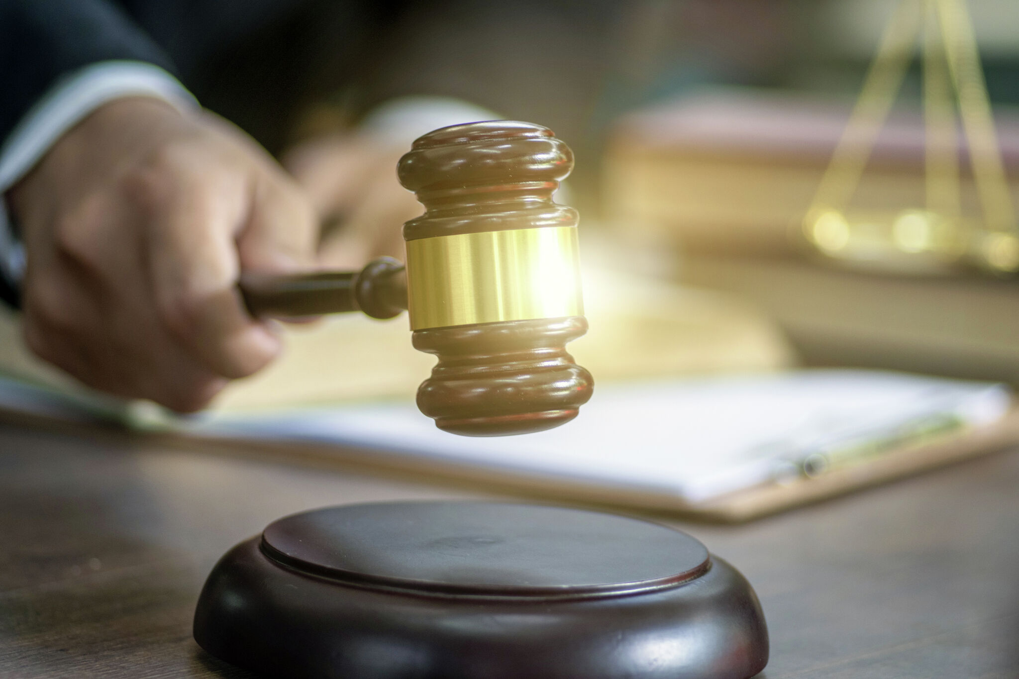 Texas pastors from defunct church plead guilty to fraud