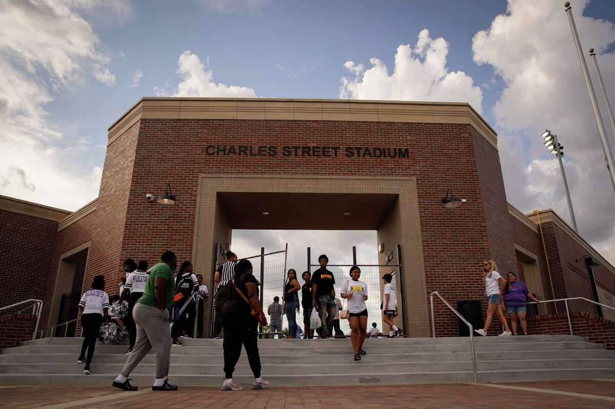 Humble holds first scrimmage at renovated Charles Street Stadium
